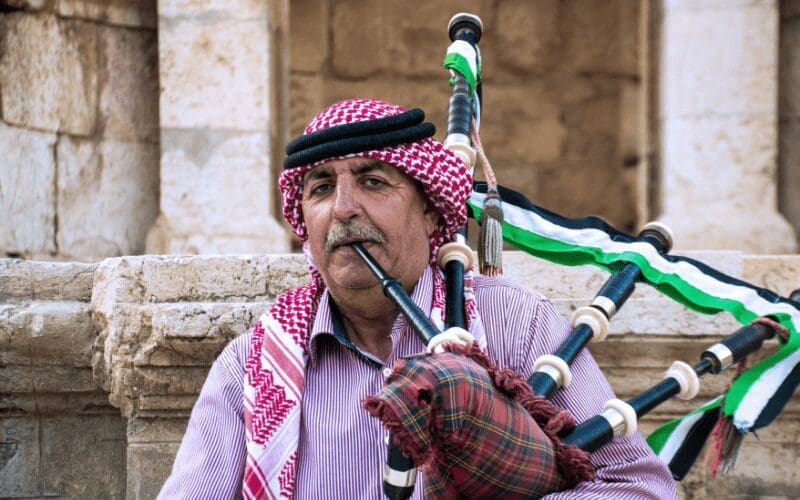 Drone Music Guide | What Is A Drone In Music | Мusic Gateway